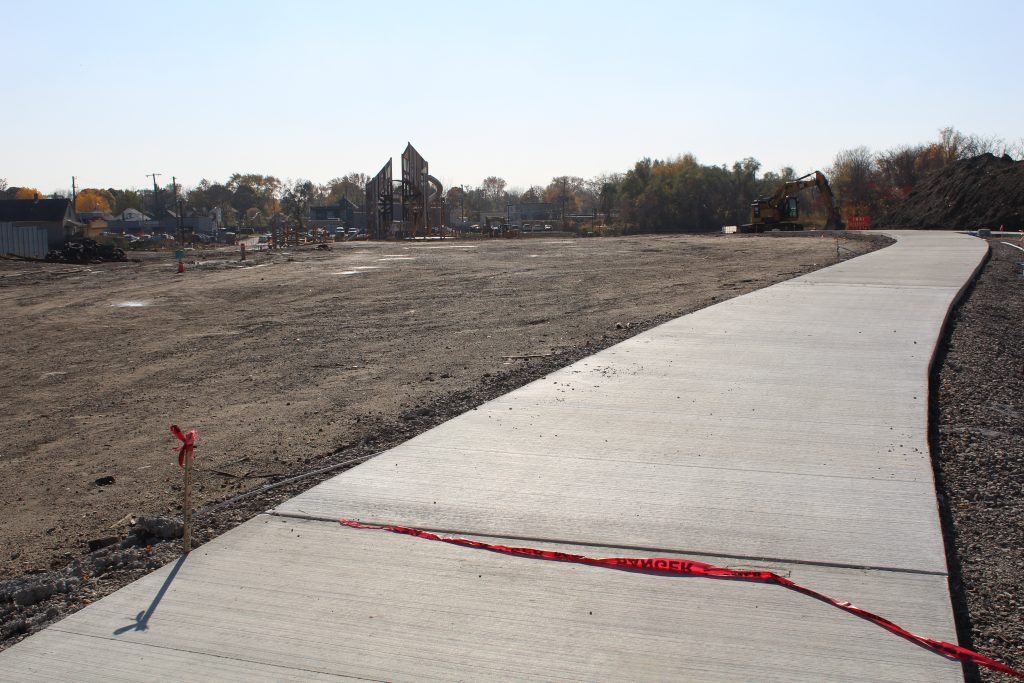 A stretch of the Joe Louis Greenway opens along former railway on ...