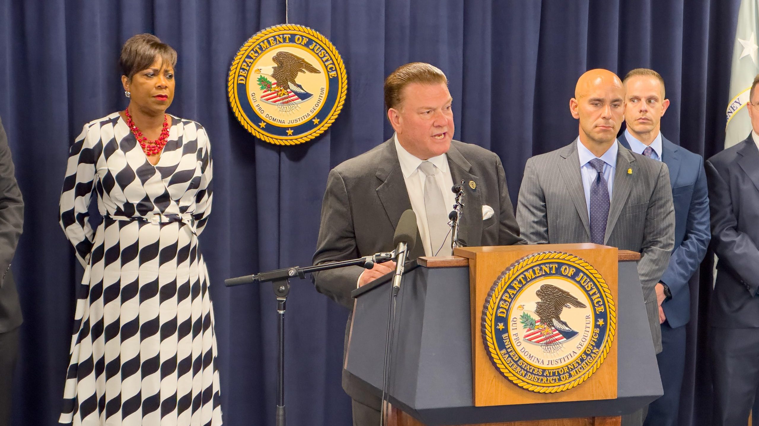 Former Warren cop faces federal charges for beating inmate - WDET 101.9 FM