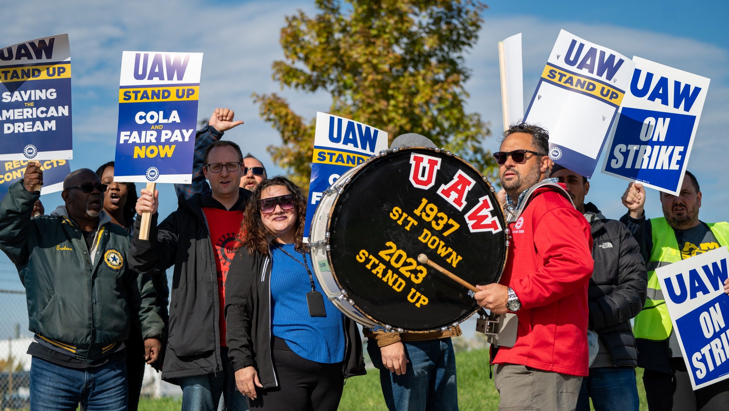 UAW expands strike to General Motors SUV assembly plant in Texas - WDET ...