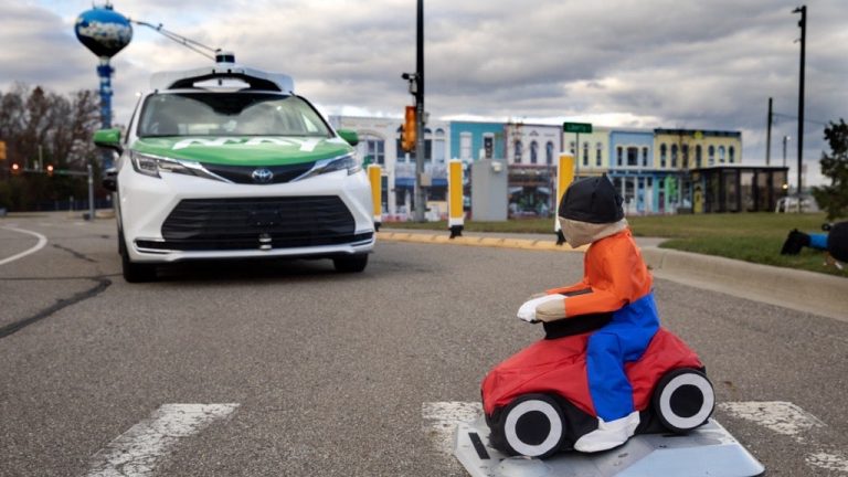 U-M's Mcity testing new automated shuttle coming to Detroit - WDET 101.9 FM