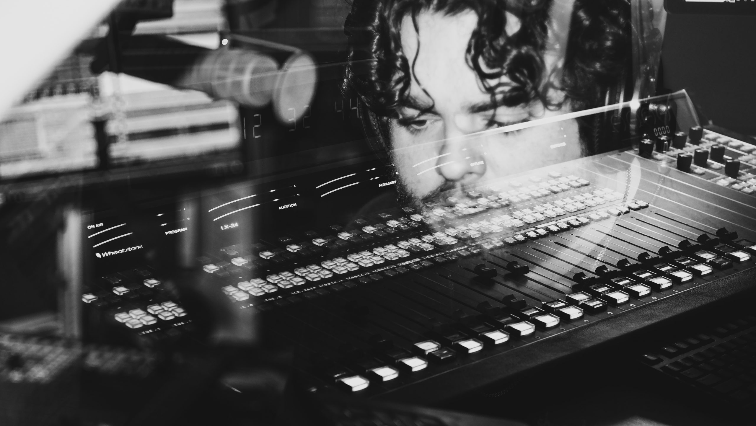 Detroit heavy mix with Los Hermanos, John FM, Jeff Mills, One.Be.Lo ...