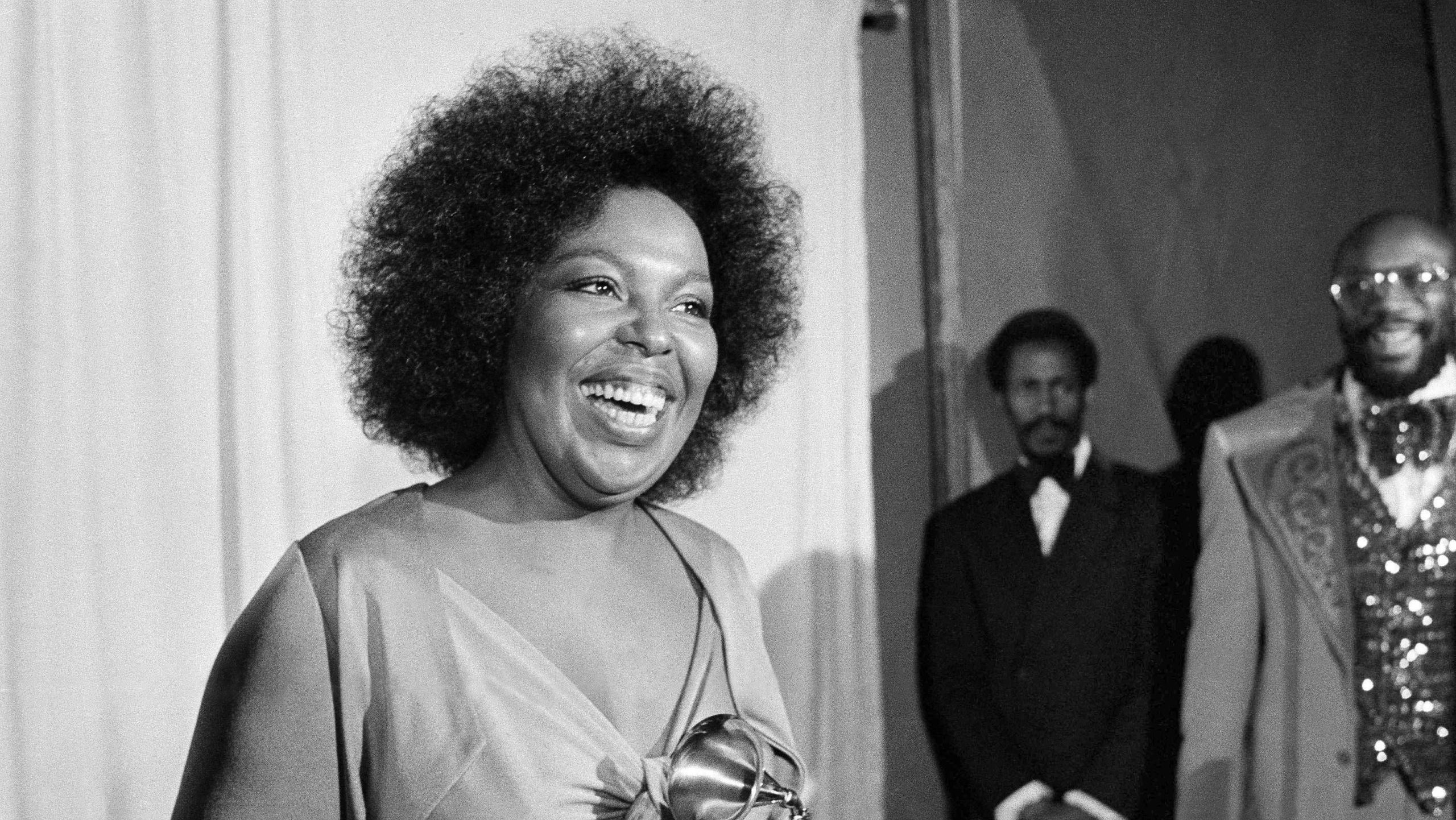 Roberta Flack, Grammy-winning singer with an intimate style, dies at 88 ...