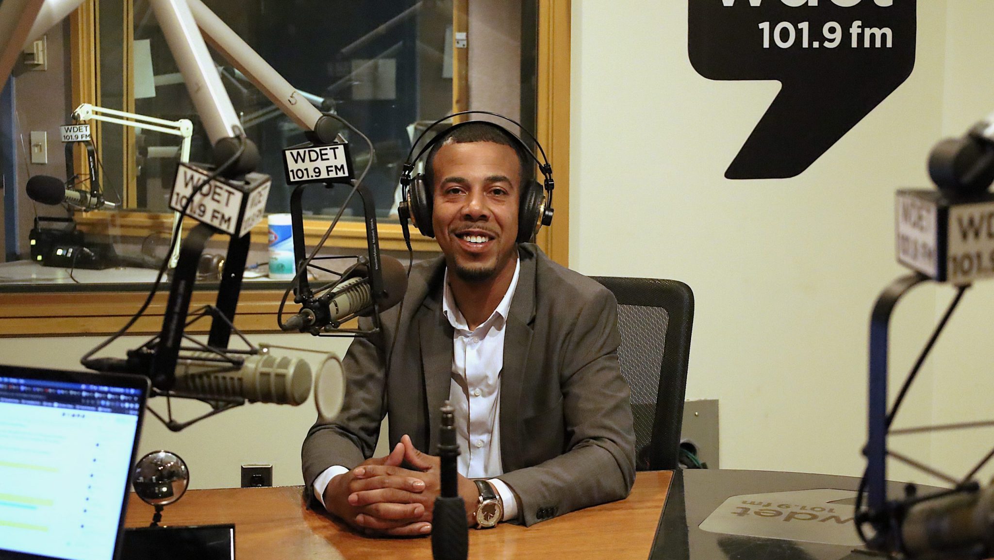 Detroit mayoral candidate Jonathan Barlow talks 'recreating the family fabric' - WDET 101.9 FM